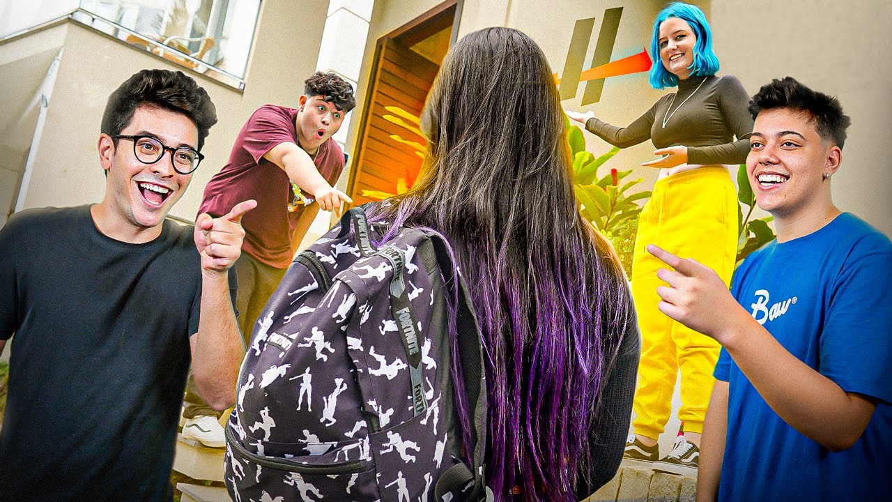 CHEGOU! A NOVA INFLUENCIADORA DA HERO BASE! - YouTube