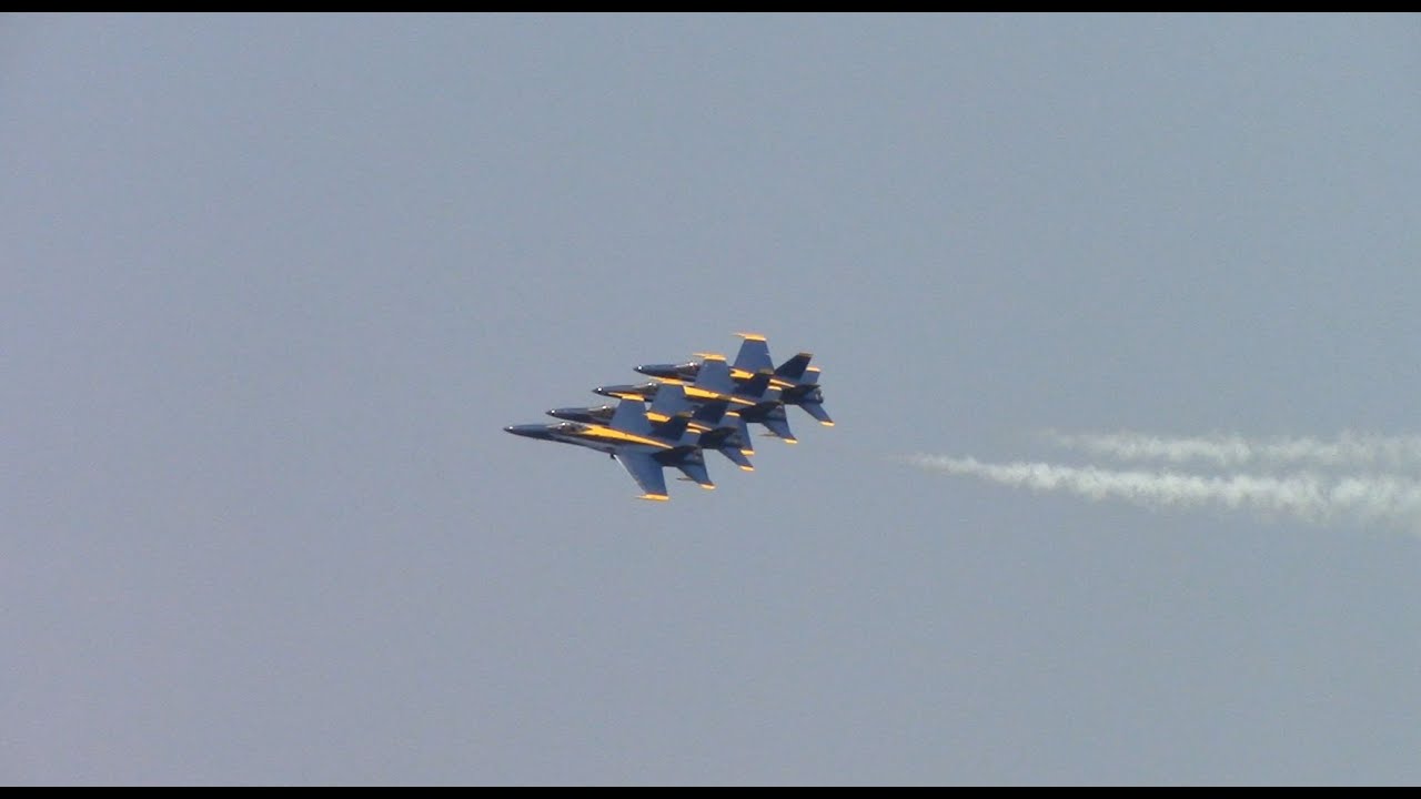 USN Blue Angels at Chicago Air and Water Show 2015 (with radio comms ...