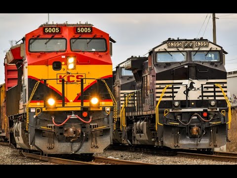 KCS 5005 leads an awesome 1x1 mixed freight train! (Tower 87 Diamonds) - YouTube