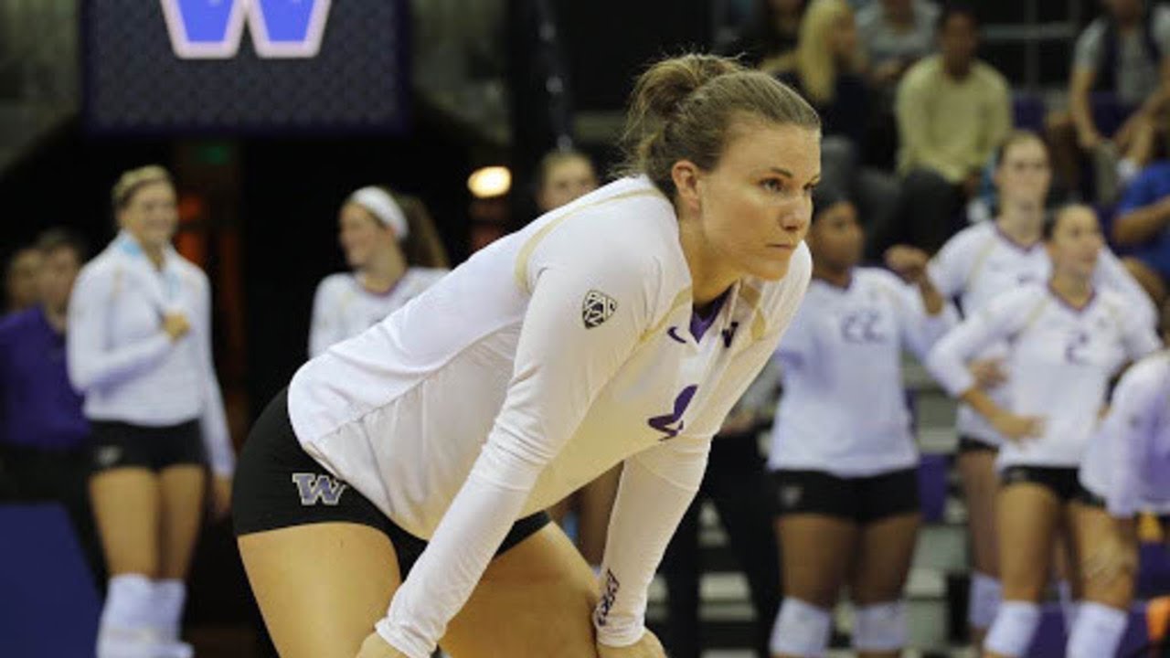 Recap: No. 3 Washington women's volleyball falls to No. 9 Creighton in ...