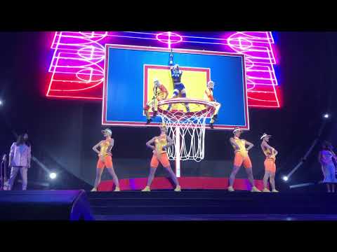 Katy Perry - Witness The Tour | Swish Swish (08.11.17)