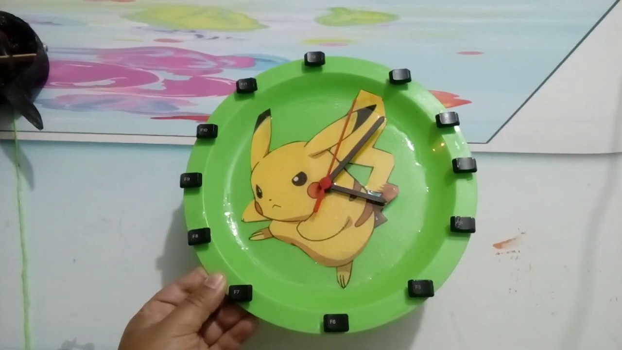 reloj con material reciclado - YouTube