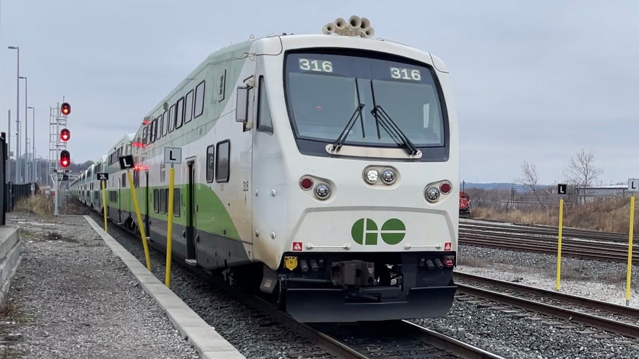 Go Train 622 West Harbour Go Station January 08 2023 - YouTube