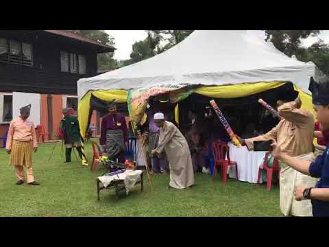 Bakar meriam buloh sebagai gimik Perasmian jamuan hr raya Pewaris Toh ...