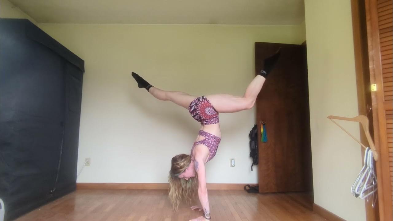 Handstand Practice Day 89/365 Round 5 - YouTube