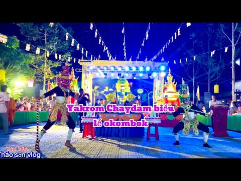 Yakrom chhayam biểu diễn tại và diệu hạnh hoa đăng đen cầu - YouTube