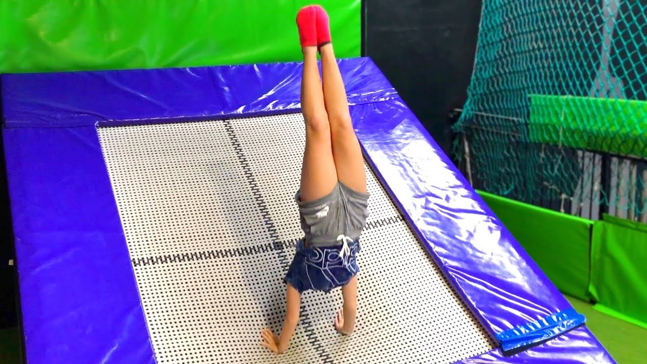 TRAMPOLINE PARK FUN 4! - YouTube