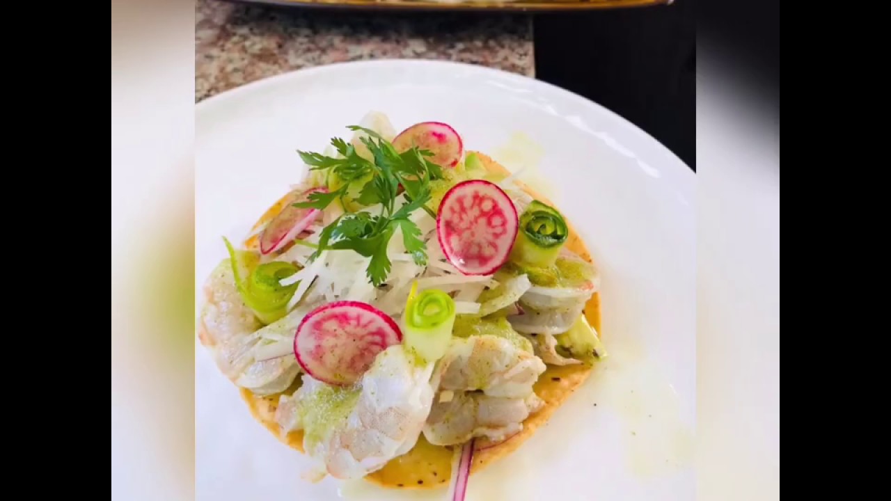 Tostada de aguachile verde de camarón. - YouTube