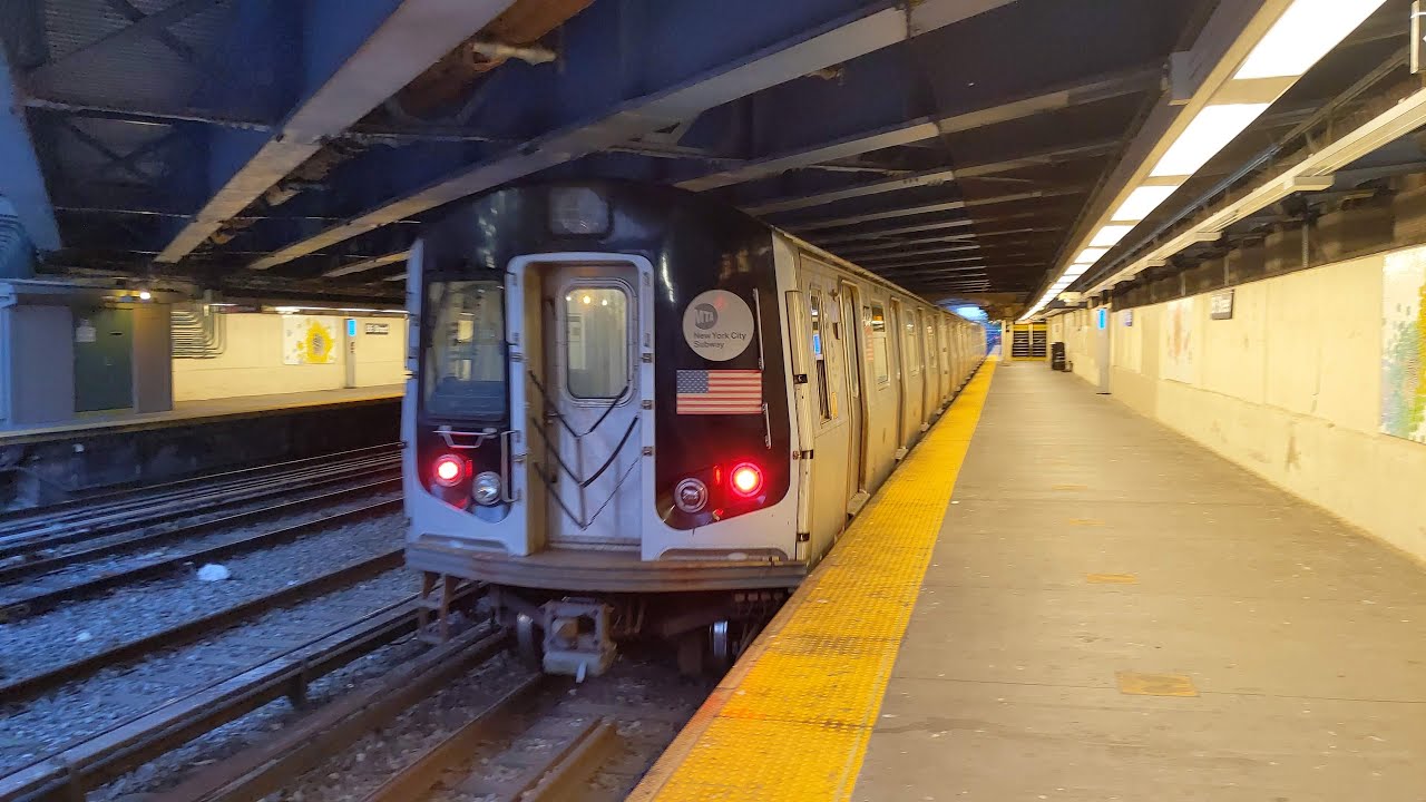 NYC Subway: R143 #8261-8264 Transfer Train Passing 86th Street - YouTube