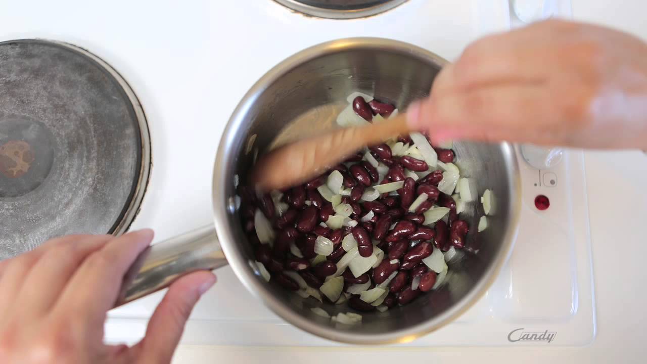 The big share | Recipe for beans from Mozambique - YouTube