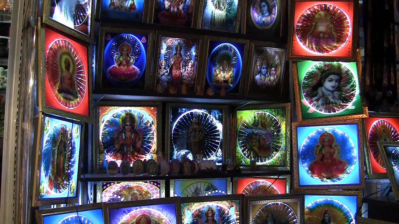Hypnotic souvenirs in Batu Caves, Malaysia - YouTube