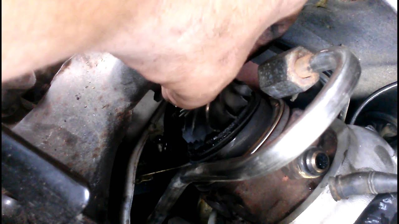 Pt cruiser broken turbo - YouTube