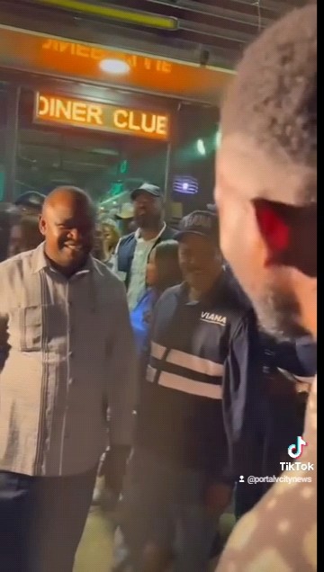 Jovem se emociona ao ver o Governador Manuel Homem na famosa rua da ...