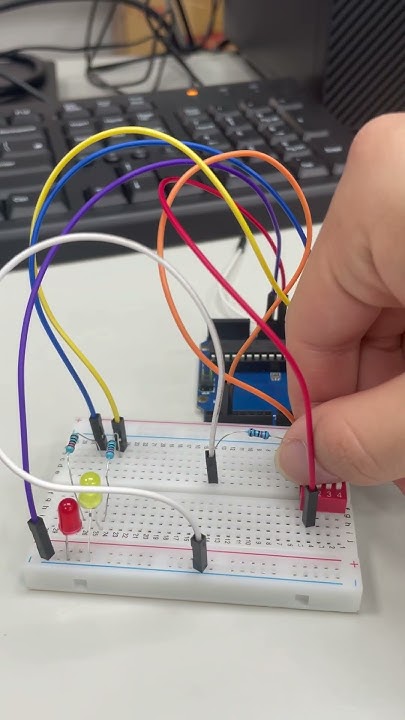 arduino Switch-controlled alternating blinking LEDs” - YouTube