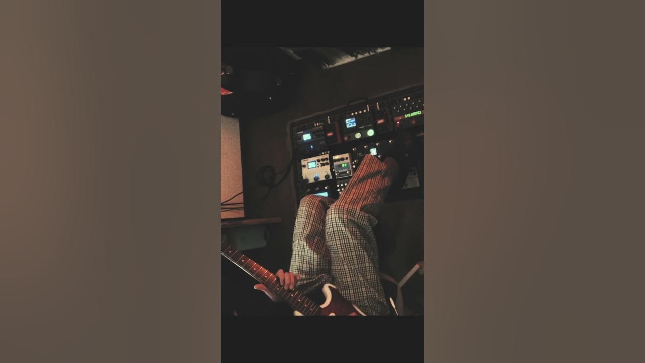 SHAKY AUTO MIDI - #3 Part.5 #electronicmusic #hxstomp #electribesampler #glitchmusic - YouTube