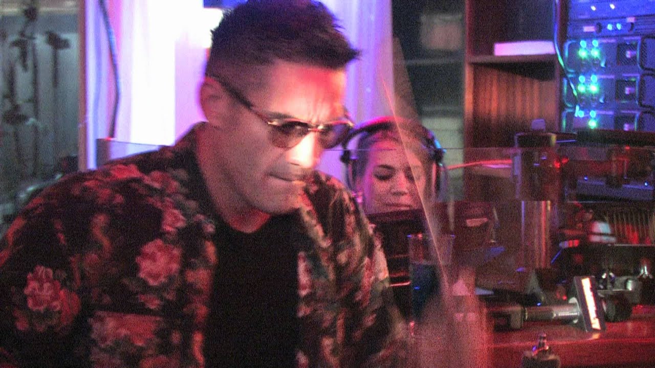 DJ CAROLINE POSADA @ SUEDE - YouTube