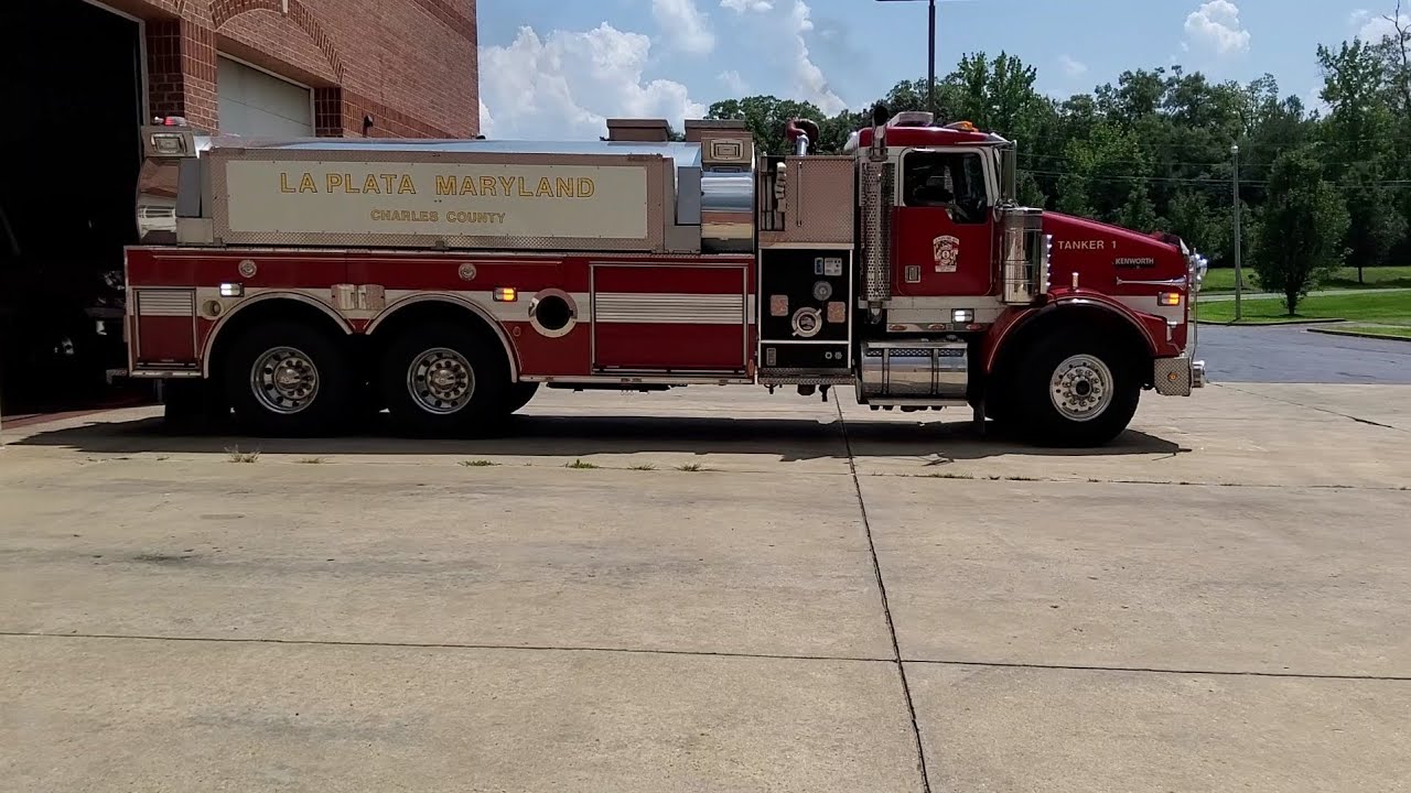 Foam Tanker 1 responding to structure fire - YouTube
