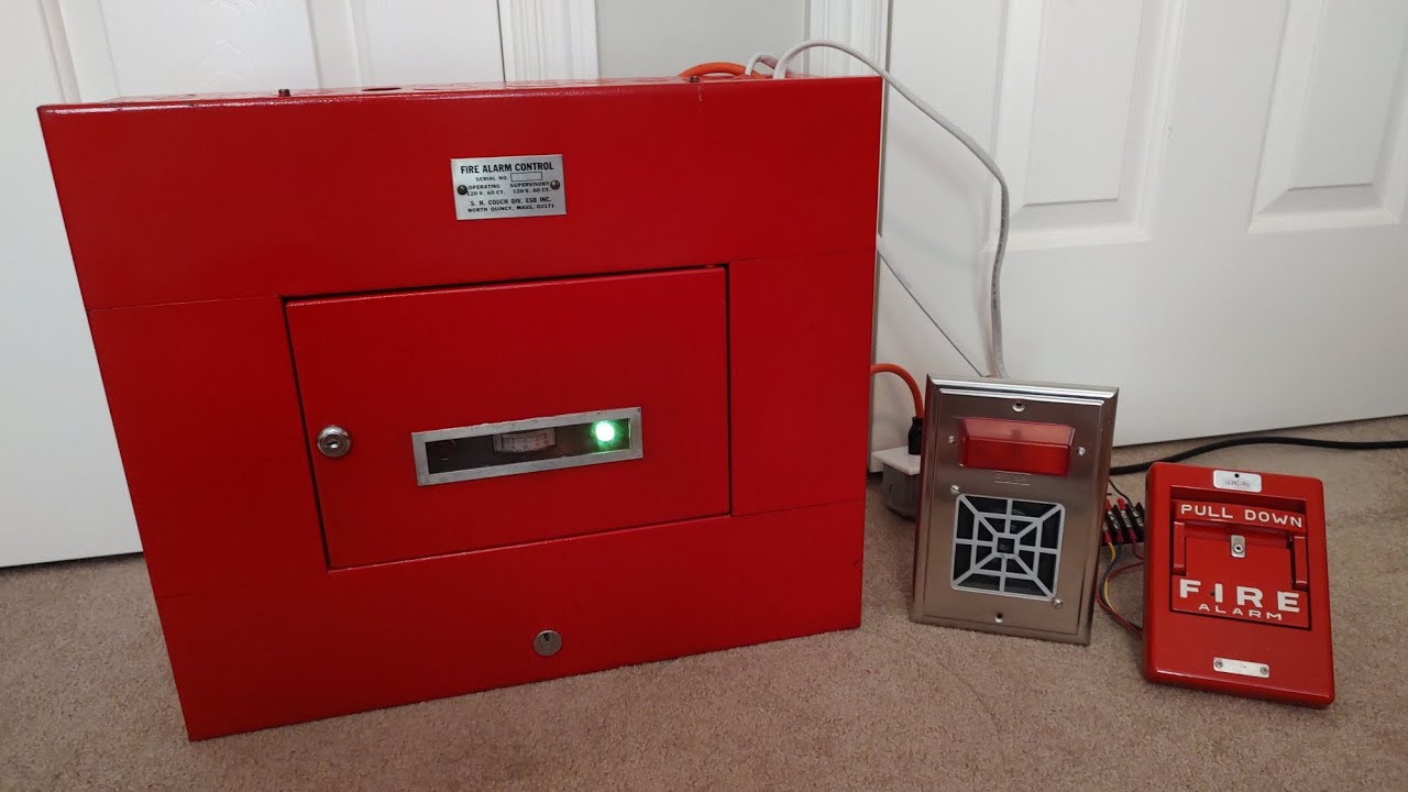 E.S.B. Couch "FA51C/1-0A0/1A/D,M" Fire Alarm Control Panel (1975 ...