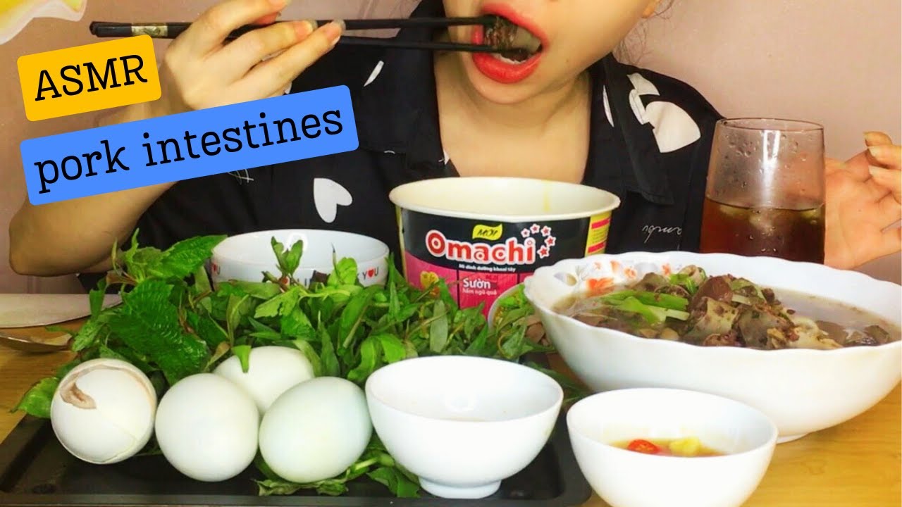 VLOG/ASMR Eat fertilized duck eggs & pork intestines / pickled figs ...