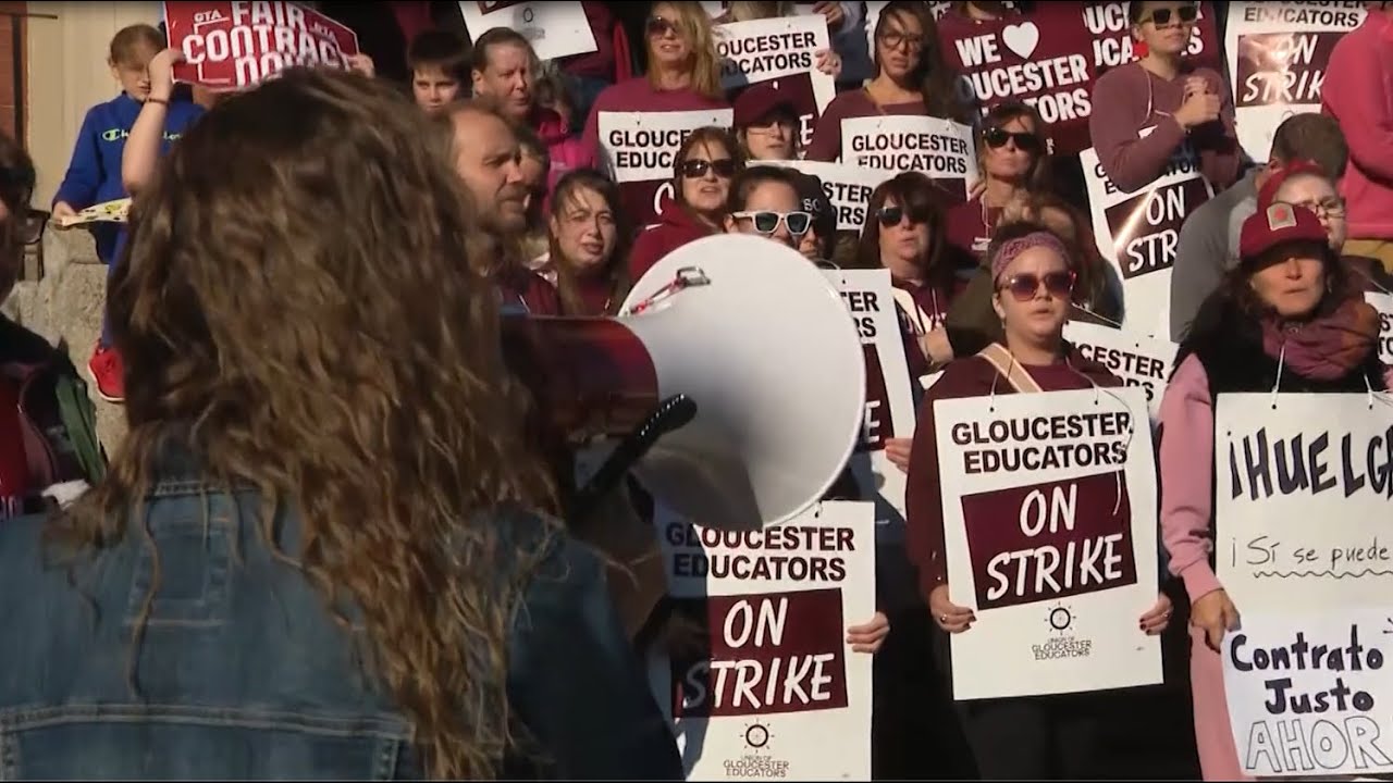 Teachers' strike continues in Beverly, Gloucester, Marblehead - YouTube