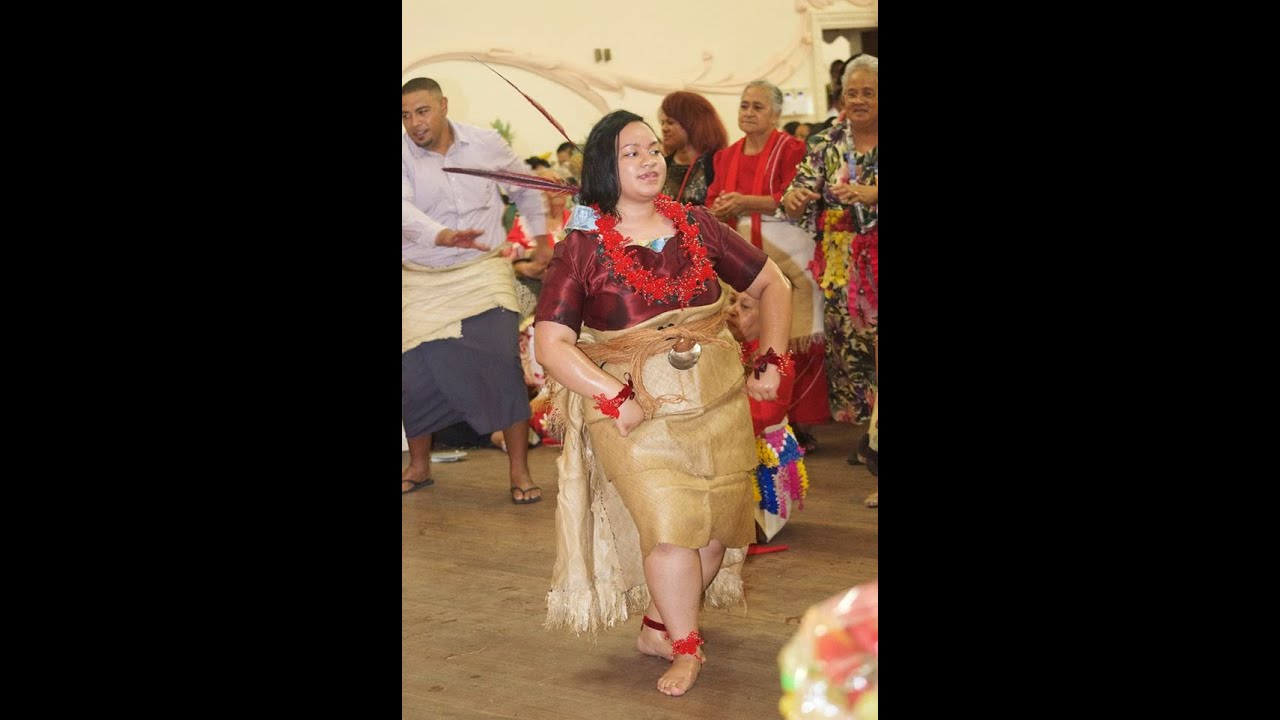 Nomuka Day 2015 Tau'olunga - 'Ilaisaane Funaki Losena Taumoepeau - YouTube