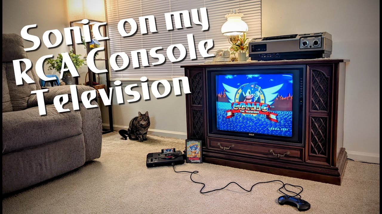 Sonic the Hedgehog played on a 1980s RCA console television - YouTube