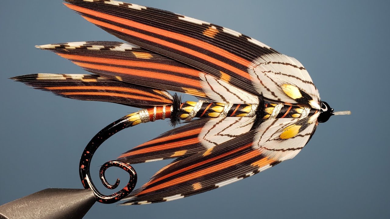 Tying a Freestyle Delta Wing Salmon Fly: Part 2/3 - YouTube