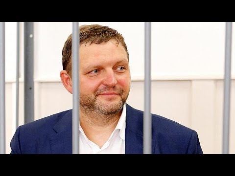 Muhalif Rus Vali rüşvet alırken yakalandı