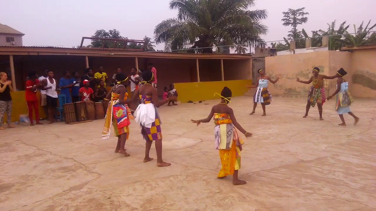 THE ADOWA DANCE Ahwehwe dance ensemble team mirror - YouTube