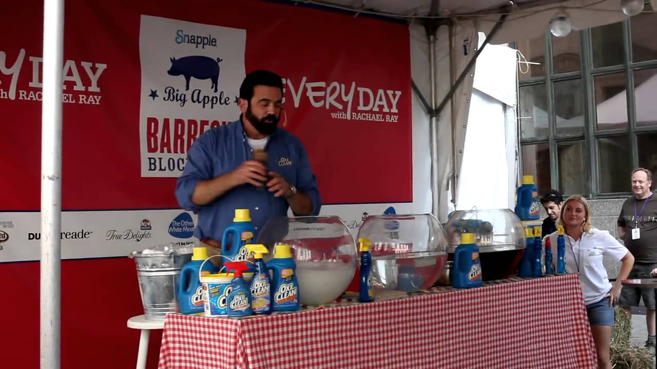 Billy Mays Pitches OxiClean Live - YouTube