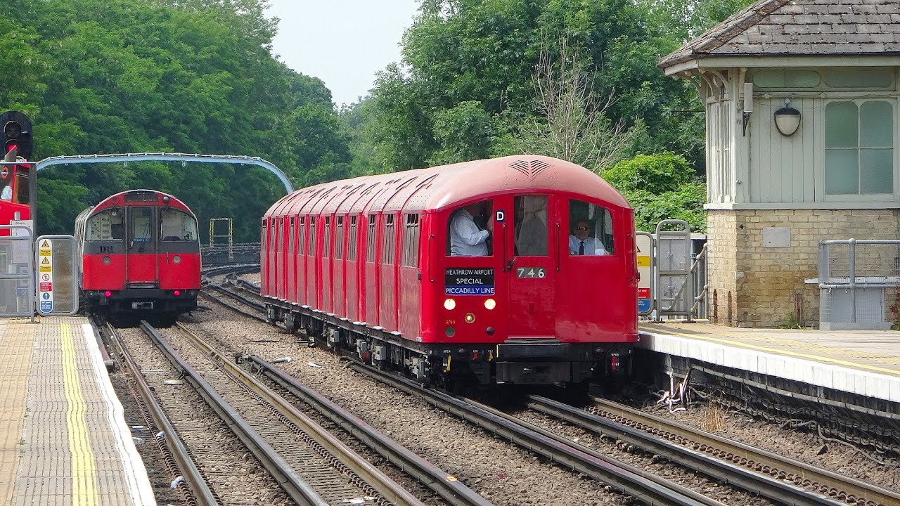 London Underground 1938 Tube Stock back on the Piccadilly Line (South ...