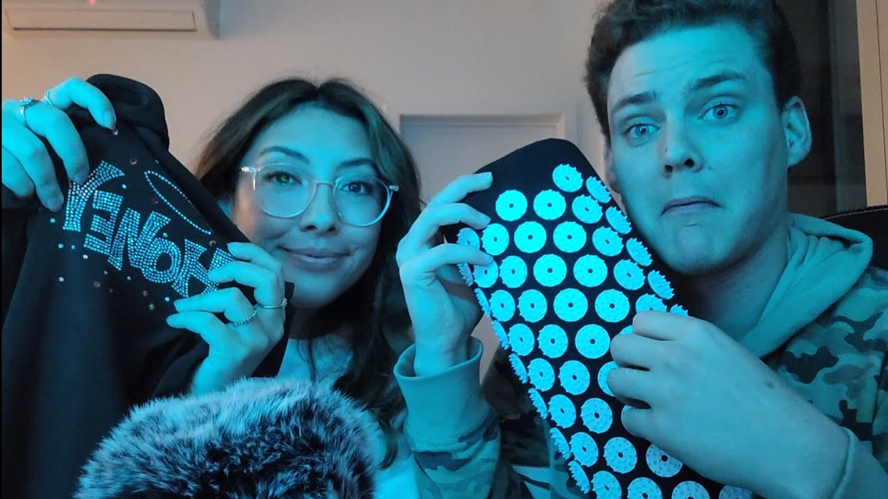 ASMR | 10 minutes of Textured Scratching - YouTube