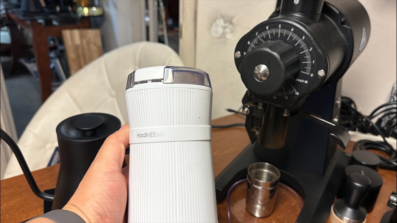 The Ultimate Grinder Showdown | EK43 vs Blade Grinder - YouTube