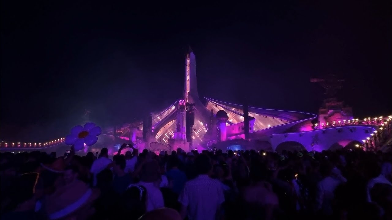 Vlog 19 - Tomorrowland - YouTube