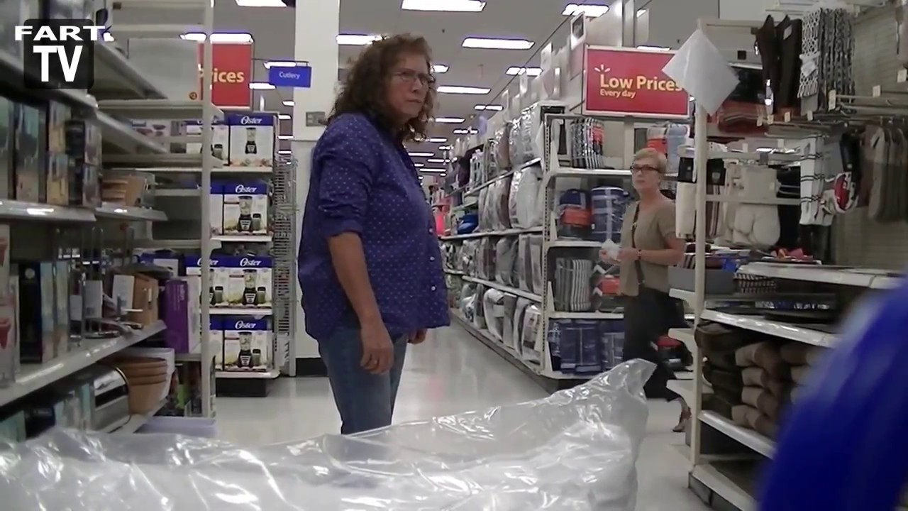 FARTING ON PEOPLE IN WALMART(prank) - YouTube