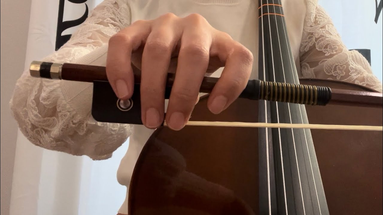 How to hold a Cello bow- A natural Relaxed bow hold - YouTube