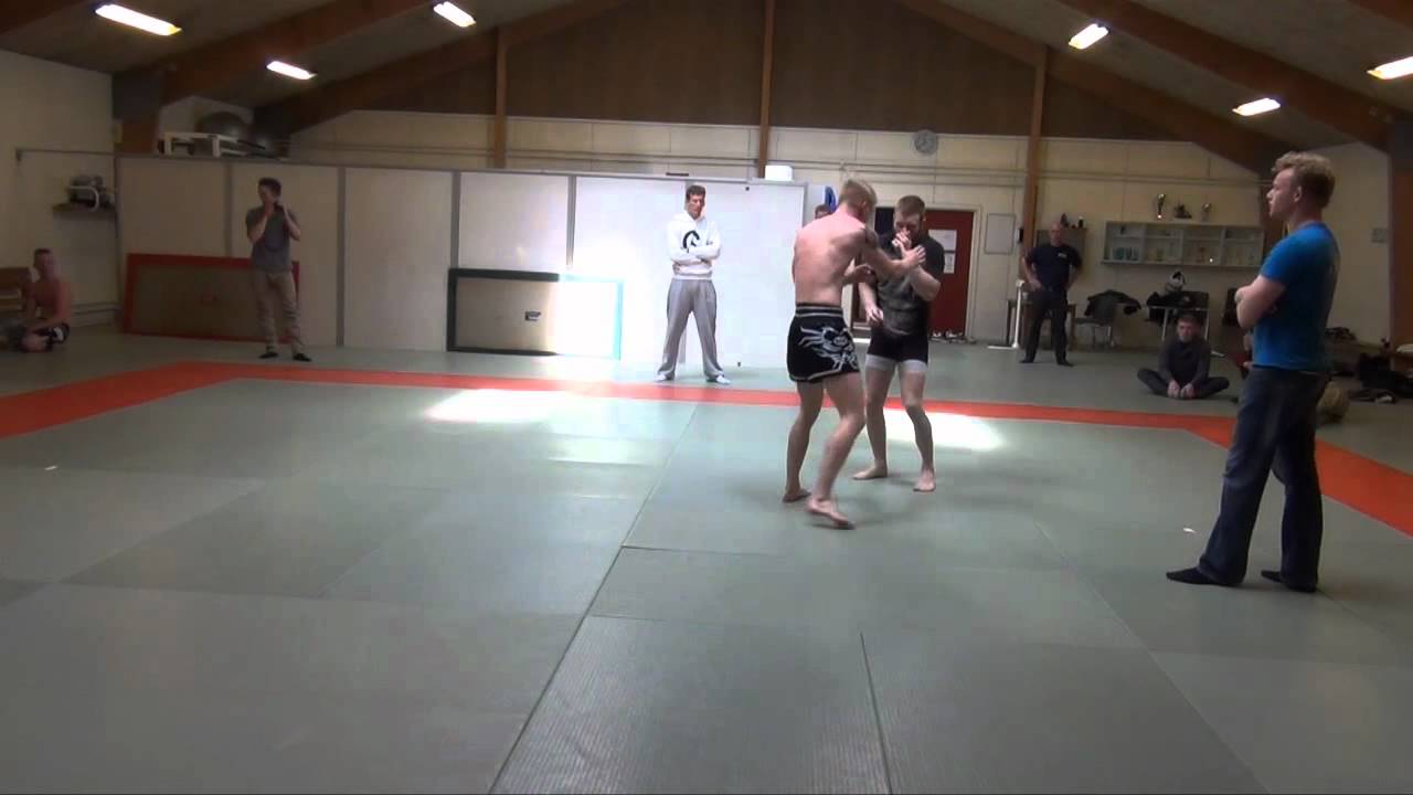 DGL 2012 4 runde F. Rasmus Bendtsen Fight Pit Herning vs Mads Nygaard ...