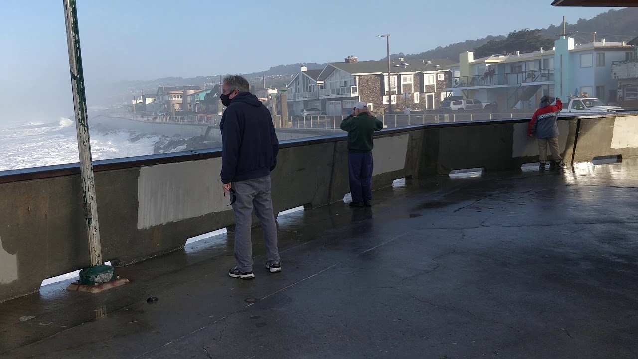 Enjoy the morning waves. Pacifica Pier. December 14th 2020. Pacifica ...