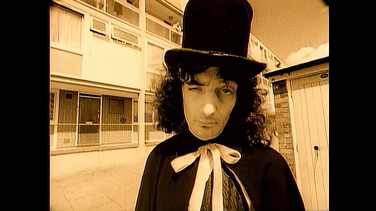The Shamen - Ebeneezer Goode (HFR/448Hz) - YouTube