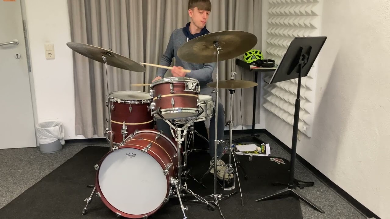 Philly Joe Jones Solo on Stablemates played by David Giesel - YouTube