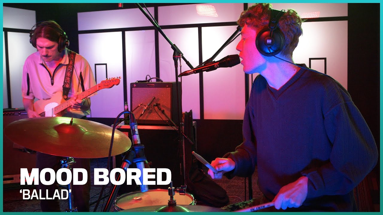 Mood Bored - Ballad (live on Frequenzy) - YouTube