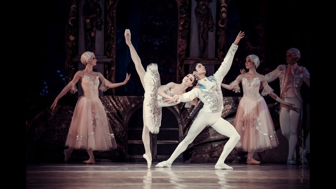 Kyiv Grand Ballet - The Nutcracker - YouTube