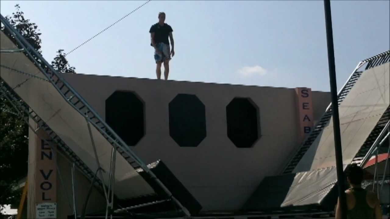 some new wall tricks 2011 - YouTube
