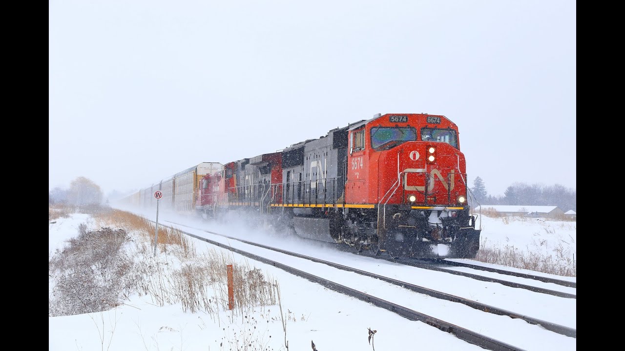 CN5674 + CN2546 + CP1578 pass Oxbow Drive on Train 393 01/02/14 - YouTube
