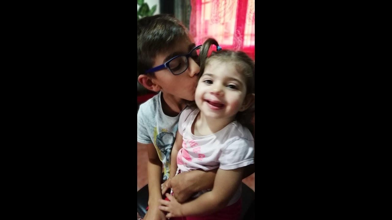 Brincando Com A Minha Irmã Mais Nova Youtube