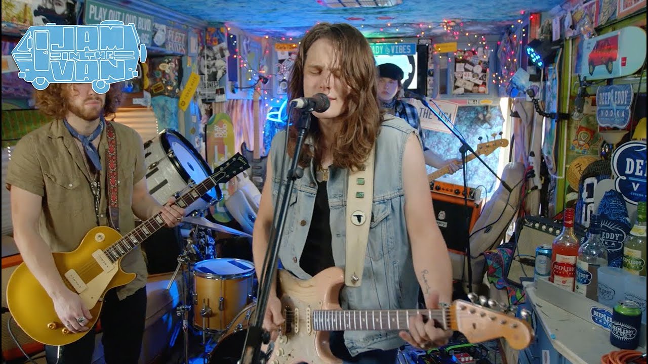 TYLER BRYANT & THE SHAKEDOWN - "Midnight Oil" (Live in Nashville, TN ...