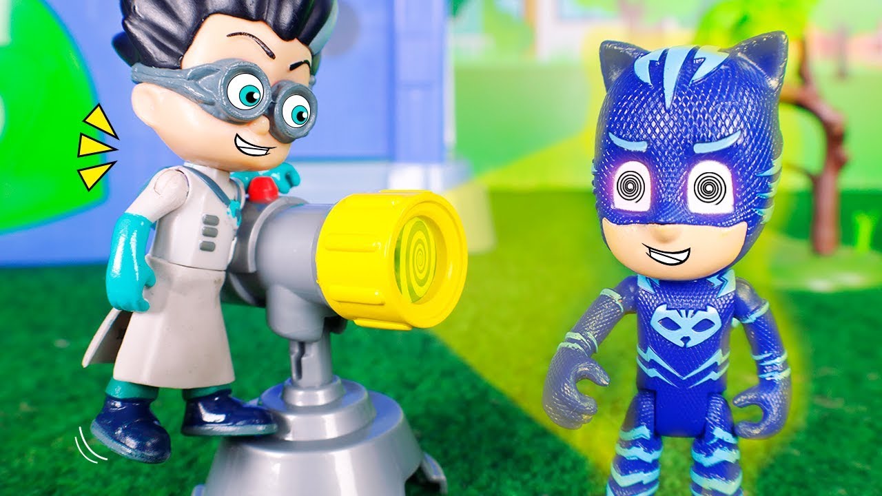 PJ Masks Toys ⚡ Romeo transforms Catboy into a villain ⚡🙀⚡ - YouTube