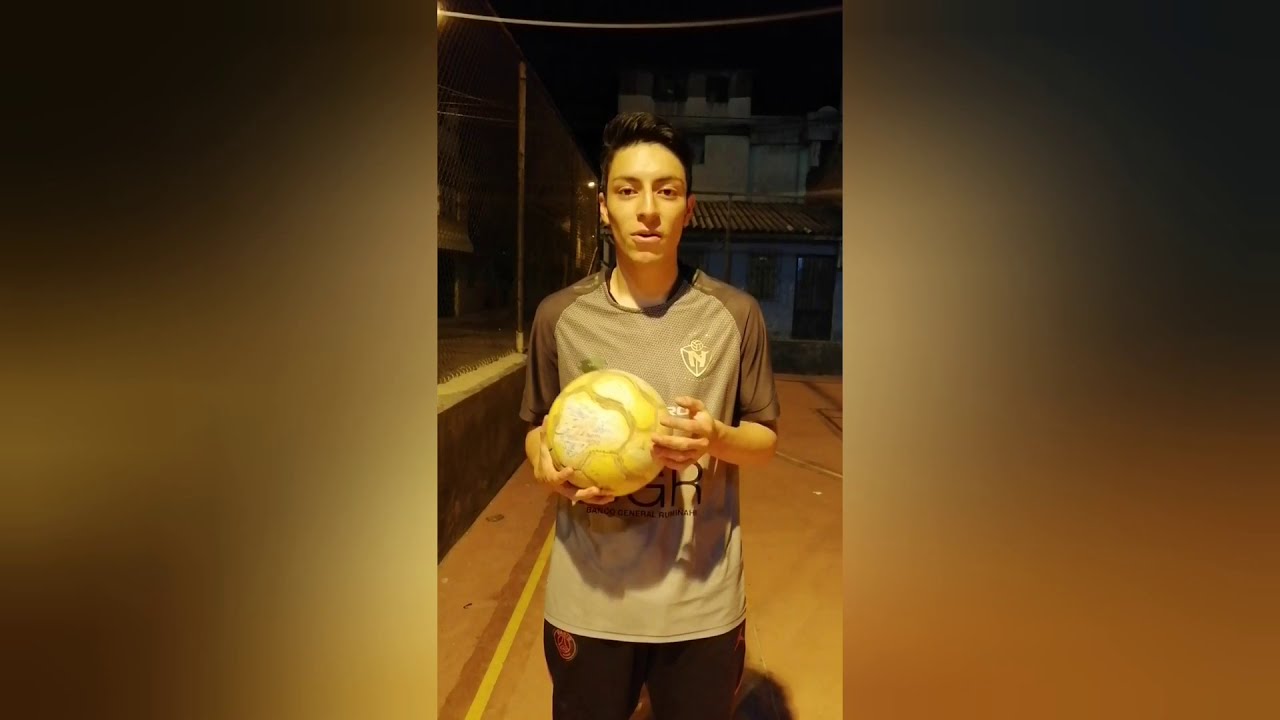 Procedimiento de saque lateral en fútbol - YouTube