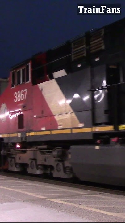 #shorts Manifest Train CN M301 With CN 3804 & CN 3867 Locomotives #trains - YouTube