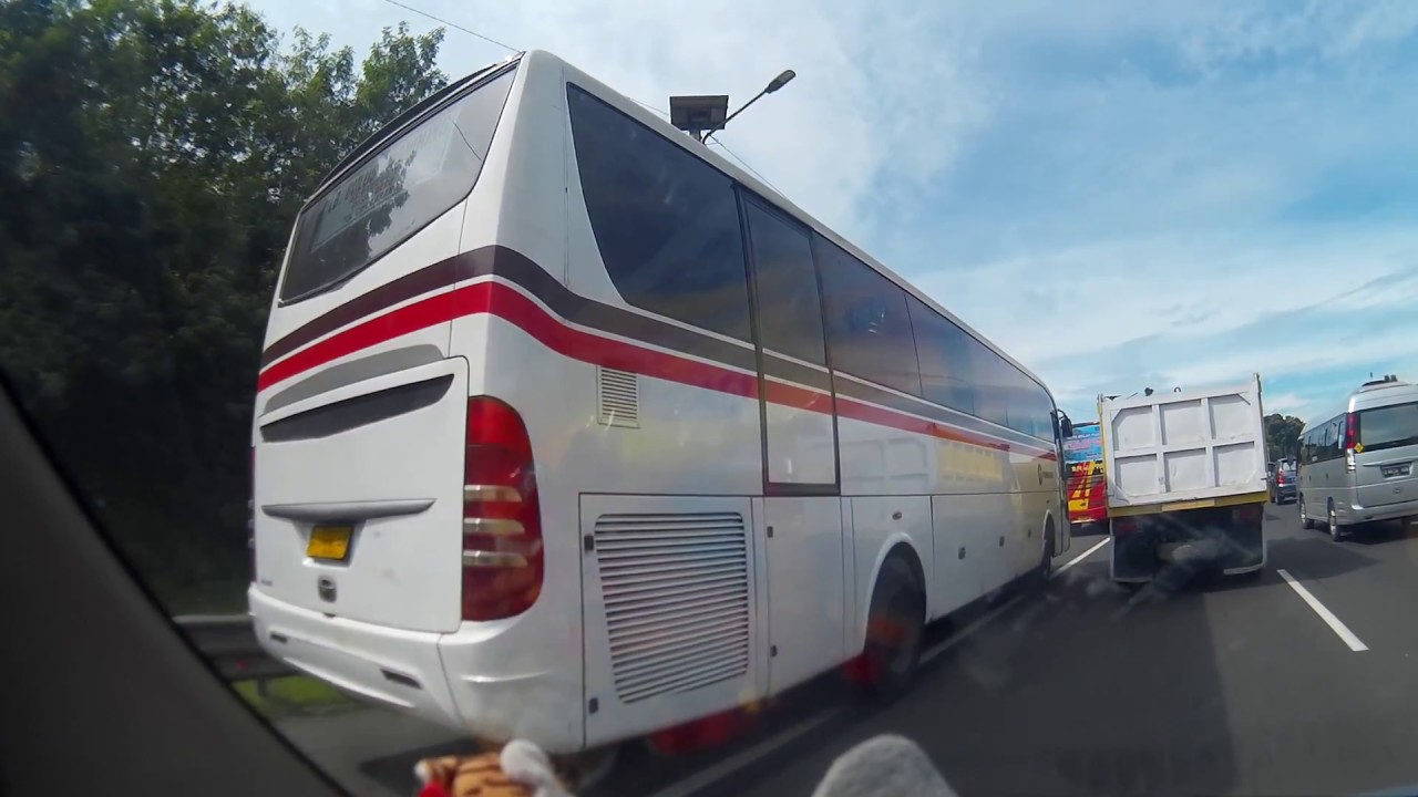 Bus Primajasa Lebak Bulus Bandung - YouTube